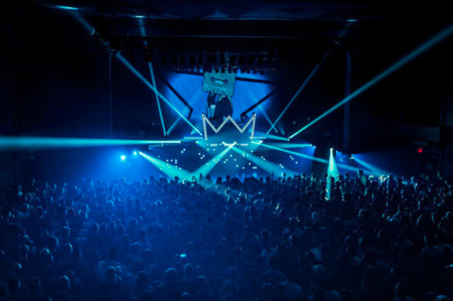 Organiser une rave party en 9 étapes